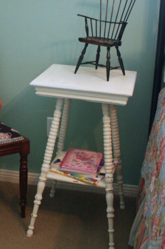 Old White + Old Table = Fresh Look - Cedar Hill Farmhouse