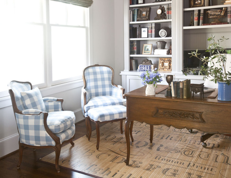 The Best Farmhouse French Ottomans - Cedar Hill Farmhouse