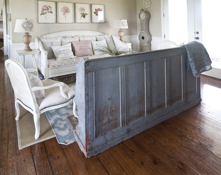 Painting a Church Pew - Cedar Hill Farmhouse