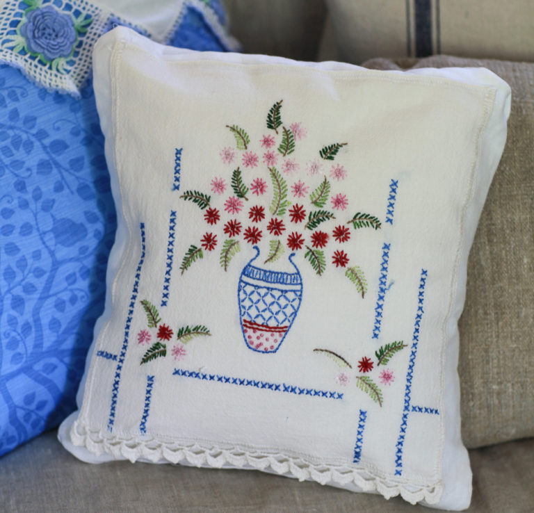 Tutorial for Vintage Pillow - Cedar Hill Farmhouse